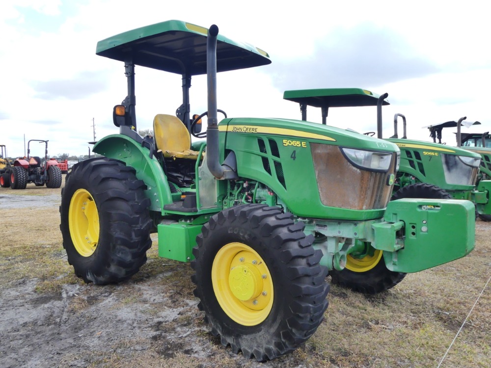 #1397 - John Deere 5065E | DeMott Auction
