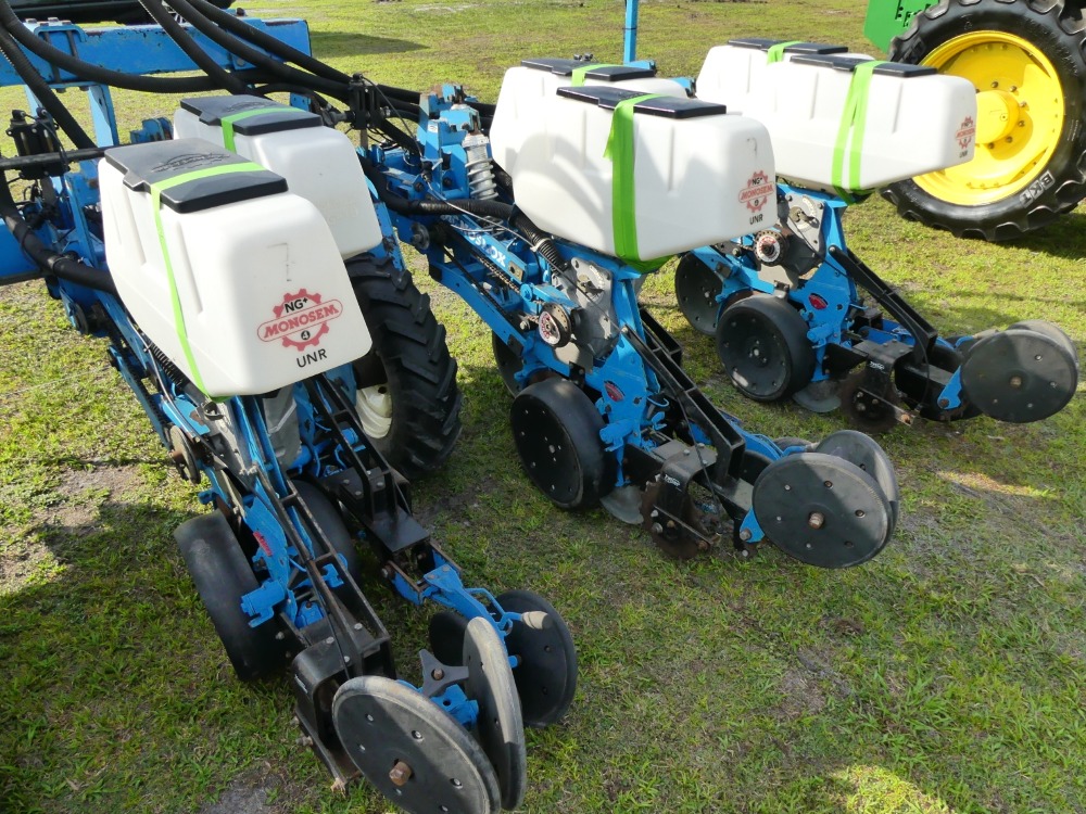 #1526 - MonoSem Twin 6 Row Planter | DeMott Auction