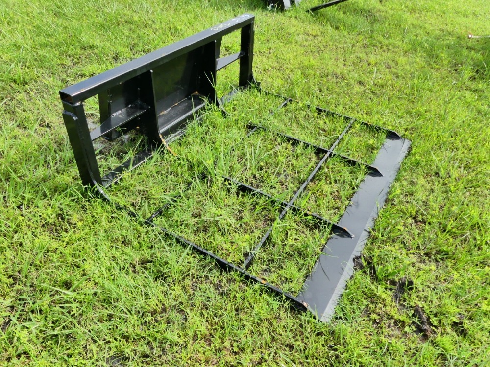 #2342 - Giyi Mini Land Leveler | DeMott Auction