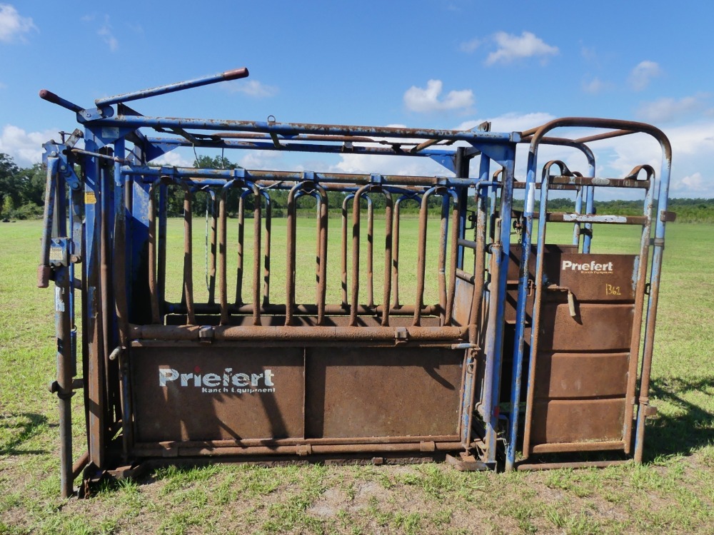 #1362 - Priefert Cattle Shute | DeMott Auction