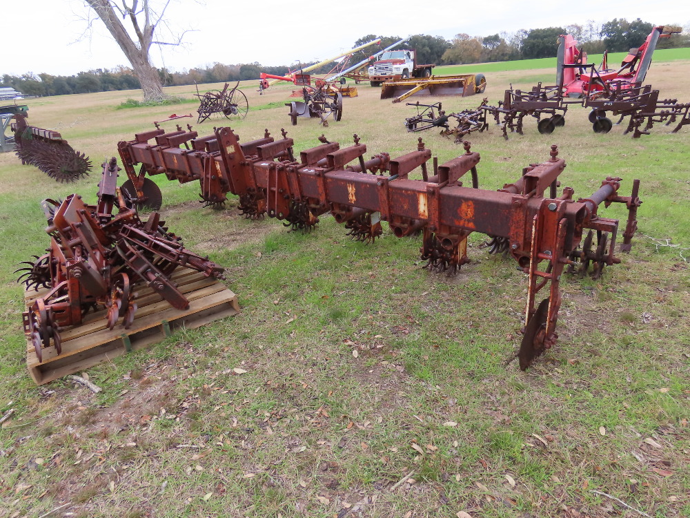 Liston 3pt 6 Row Rolling Cultivator | DeMott Auction