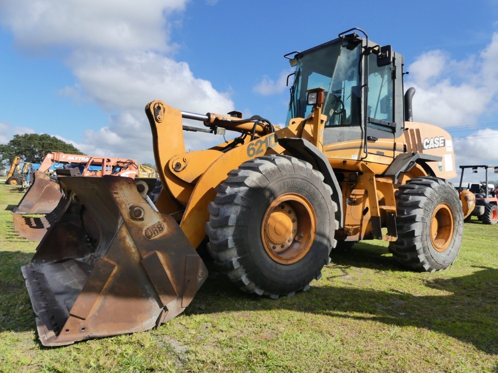 #1229 - 2006 Case 621D | DeMott Auction