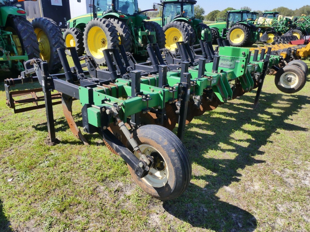 #1289A - Unverferth 630 Ripper Roller | DeMott Auction