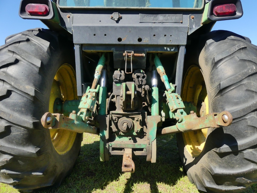 #1244 - John Deere 3255 | DeMott Auction