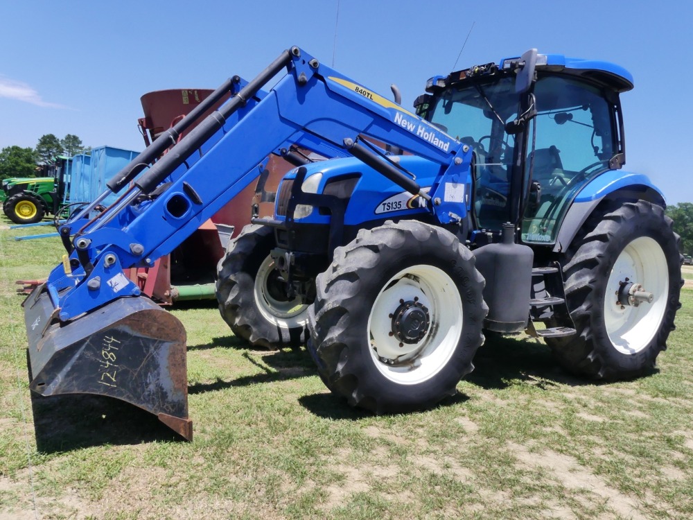 #342 - New Holland TS135A | DeMott Auction