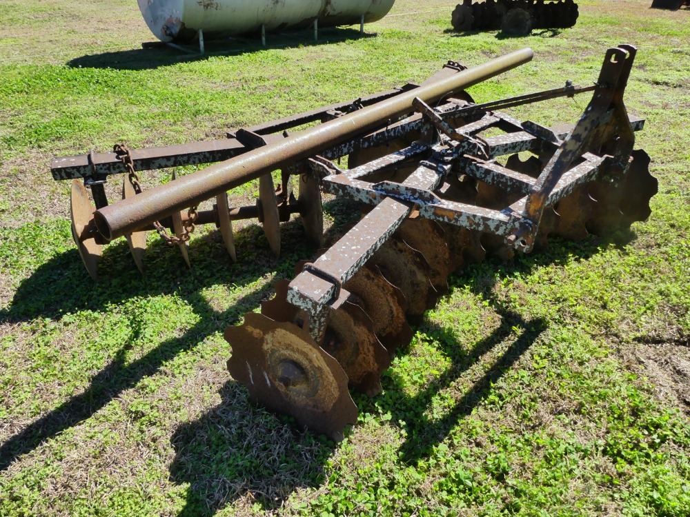 #329 - Taylor Way 3pt 8' Disc Harrow | DeMott Auction