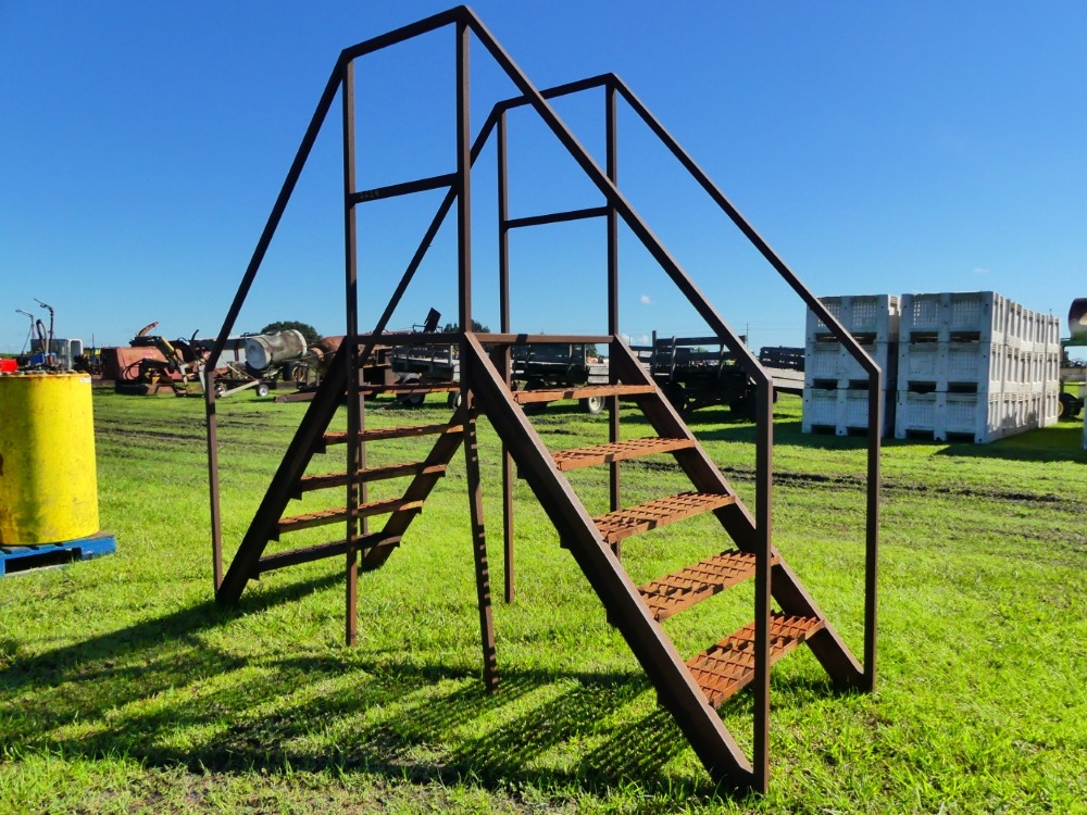 #2629 - A-Frame Steps | DeMott Auction