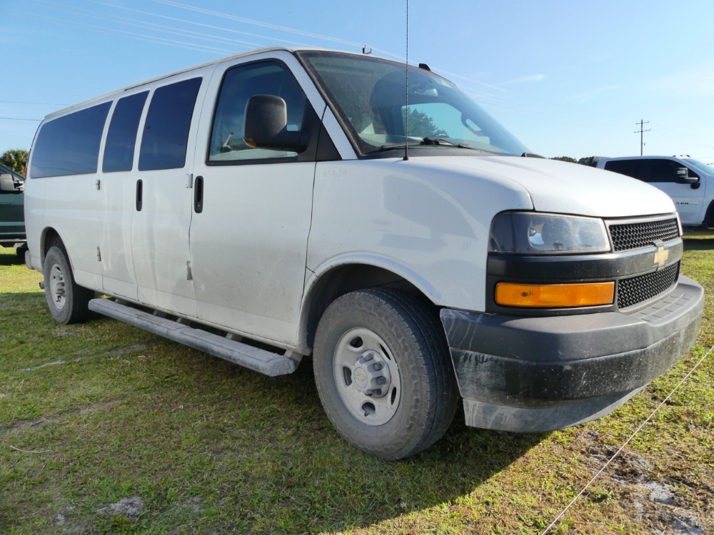 #1069 - 2020 Chevrolet Express | DeMott Auction