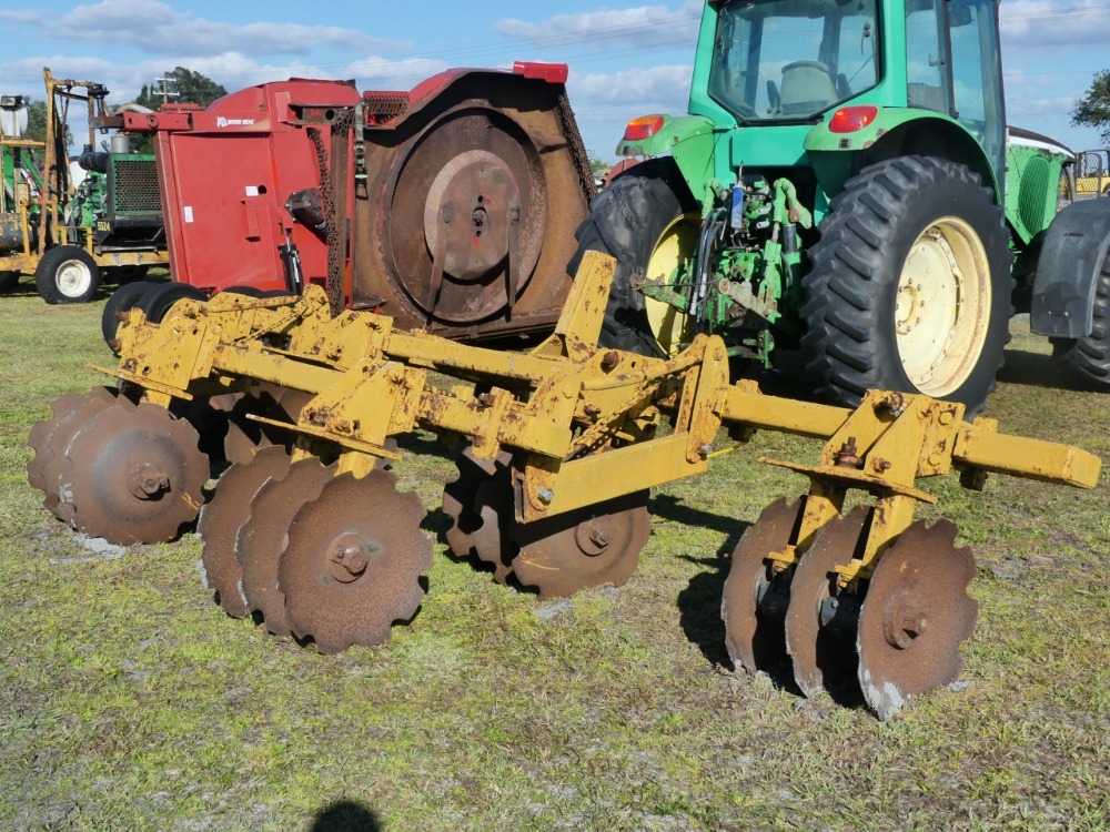 #1295 - 3pt 3 Row Disc Cultivator | DeMott Auction