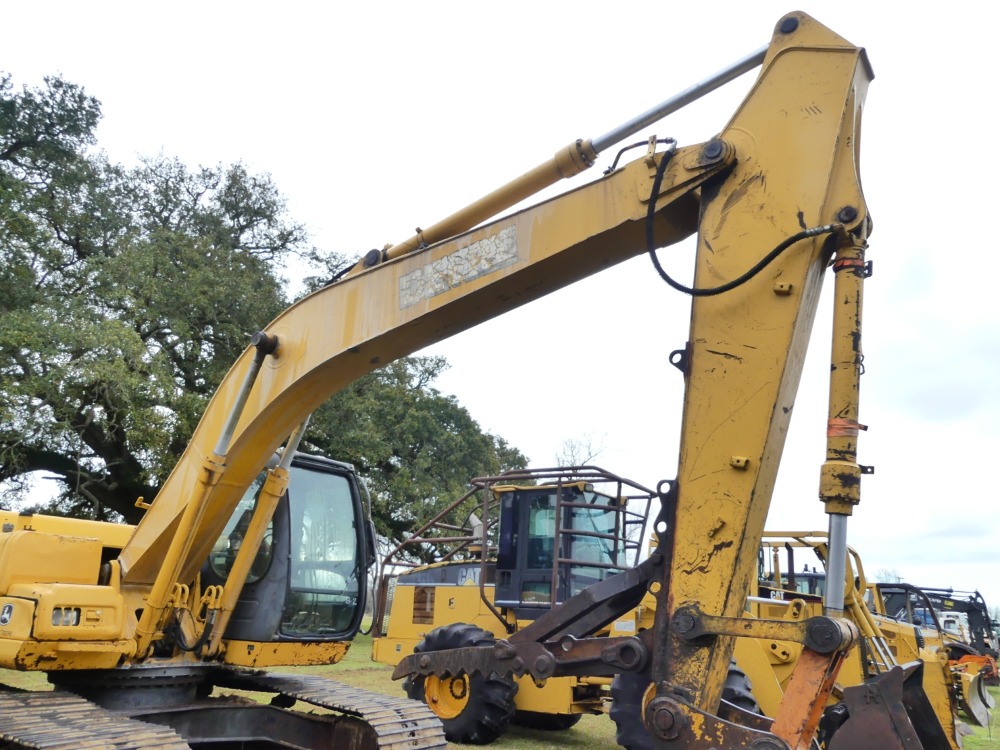 #469 - Deere 200C LC Excavator | DeMott Auction