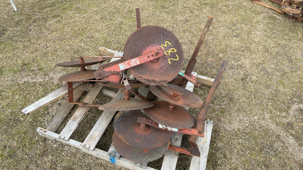 #283 - Smooth Disc Harrow | DeMott Auction