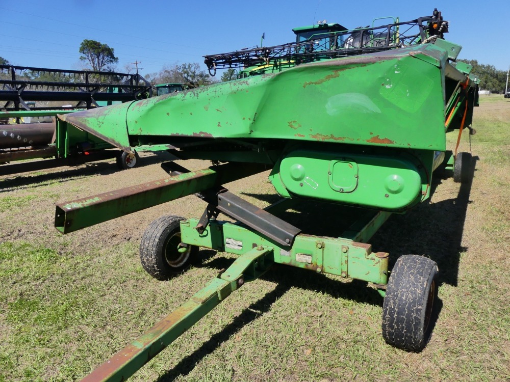 #443 - 8 Row Corn Head | DeMott Auction