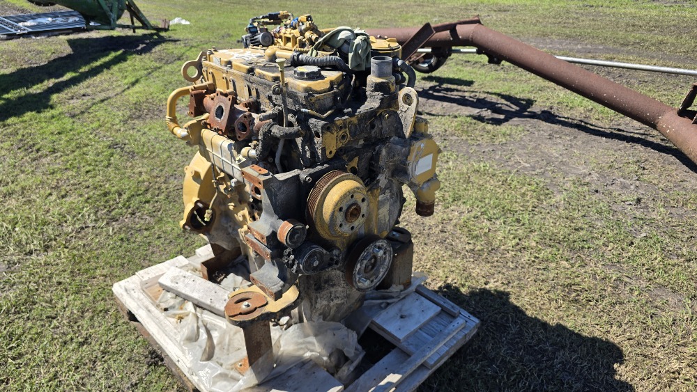 #2762 - Caterpillar 4 Cylinder Engine | DeMott Auction