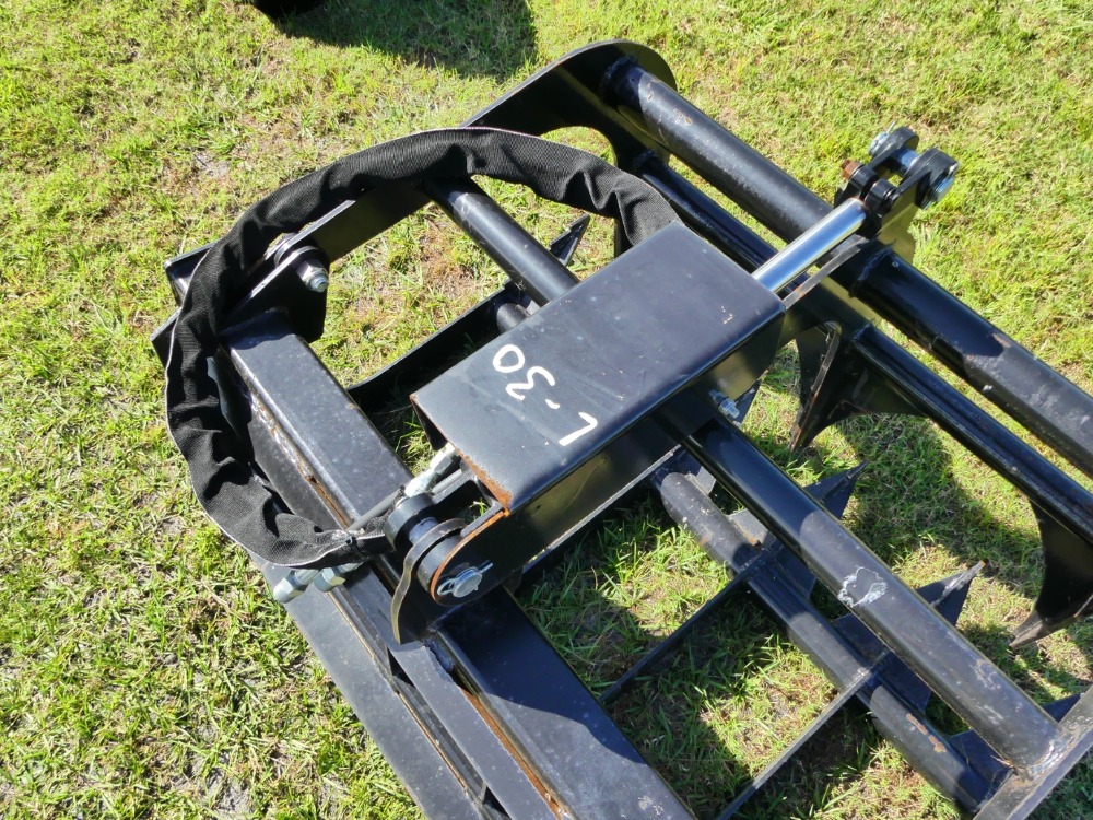 #2367 - JMR 40" Mini Grapple | DeMott Auction