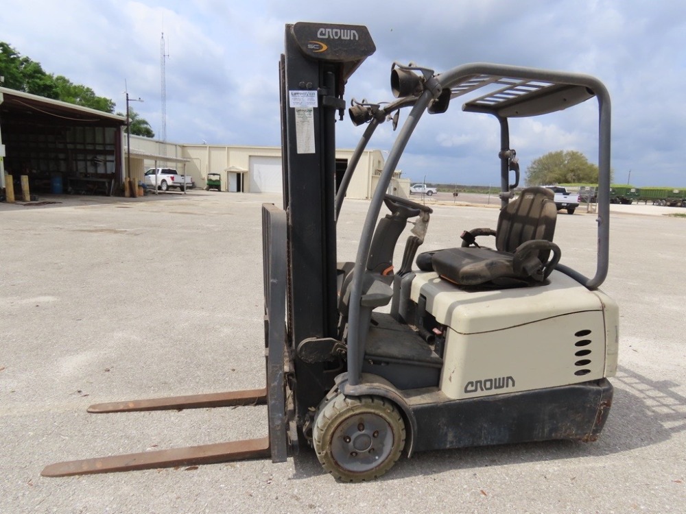 #169A - Crown SC5225 Forklift | DeMott Auction