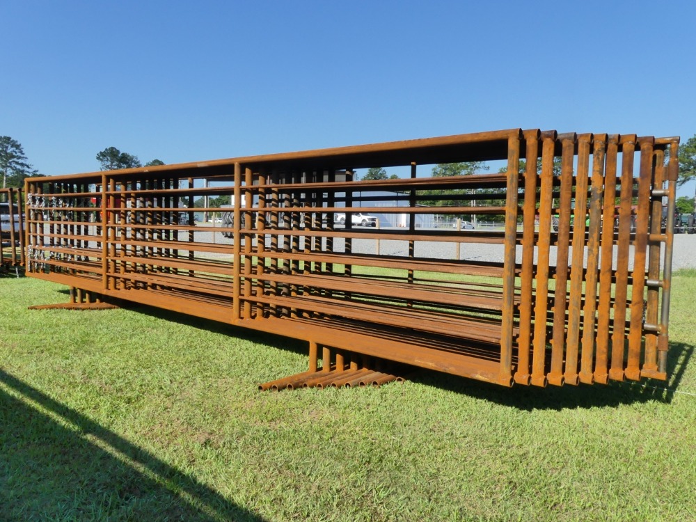 #160 - (10) 24' Free Standing Panels w/Gate | DeMott Auction
