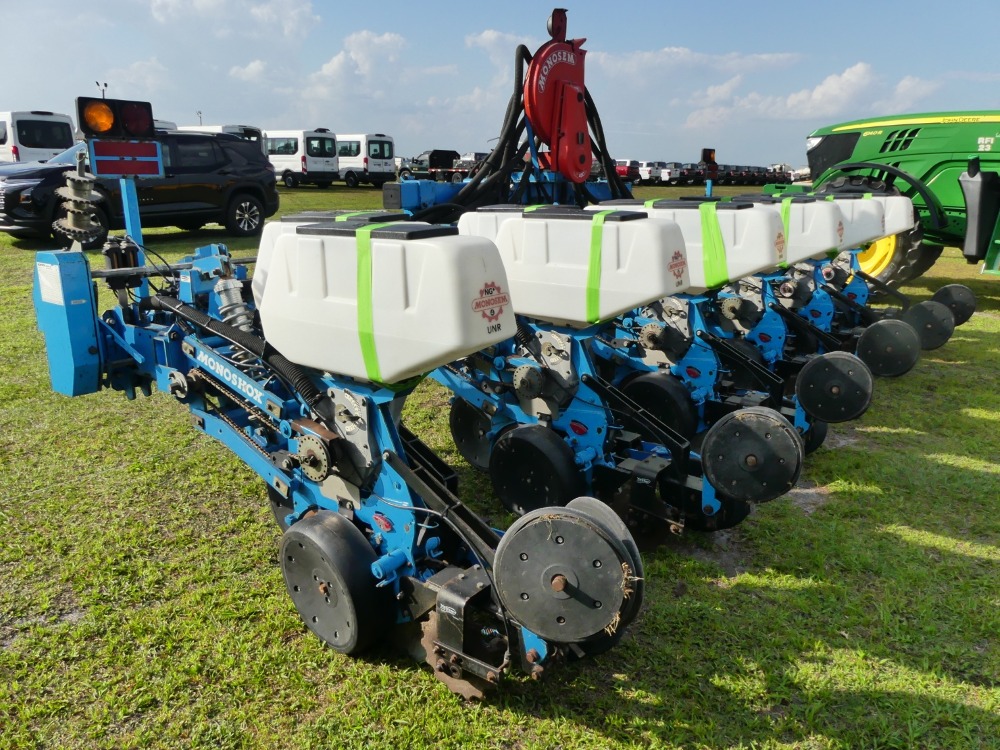 #1526 - MonoSem Twin 6 Row Planter | DeMott Auction